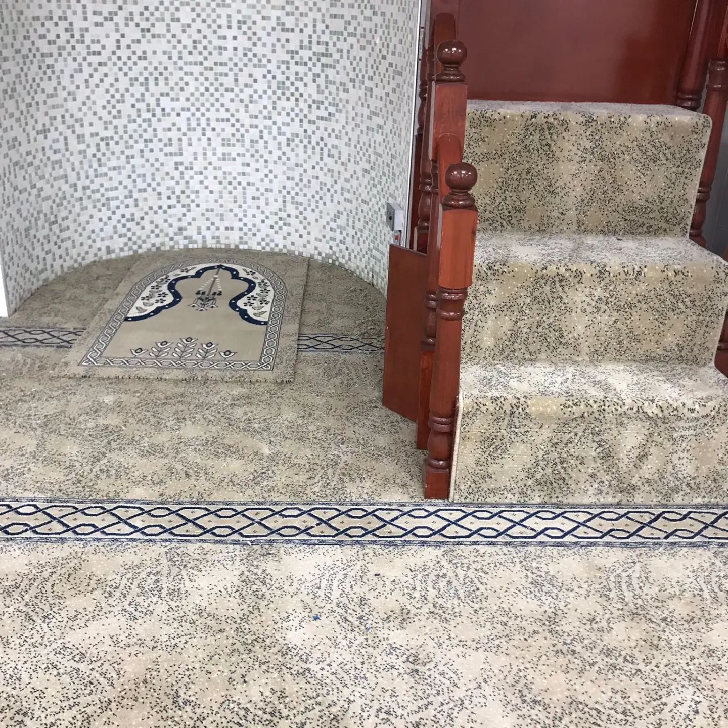 Mosque Carpet Abu Dhabi | #1 Supplier | Trendy Carpet Design